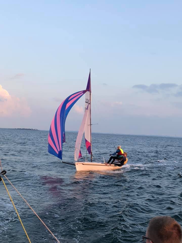 Hobie 405 2-mands jolle - Lynæs Sejl- og Kajakklub